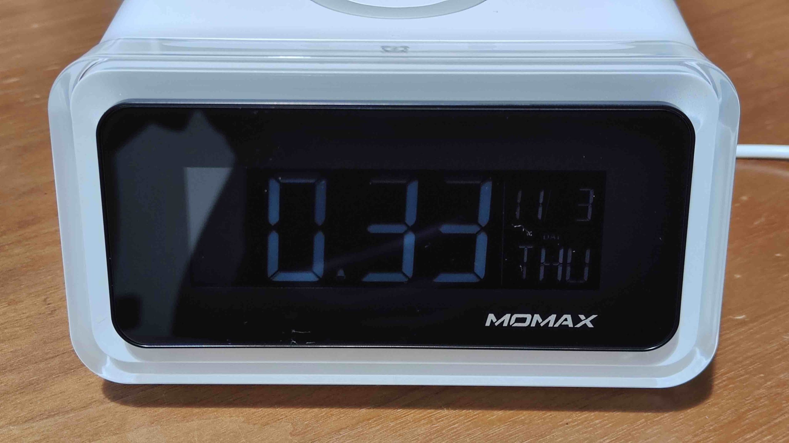 【開箱評測】$398 的 momax Q.Clock 2 無線充電電子鬧鐘 | Techritual 香港