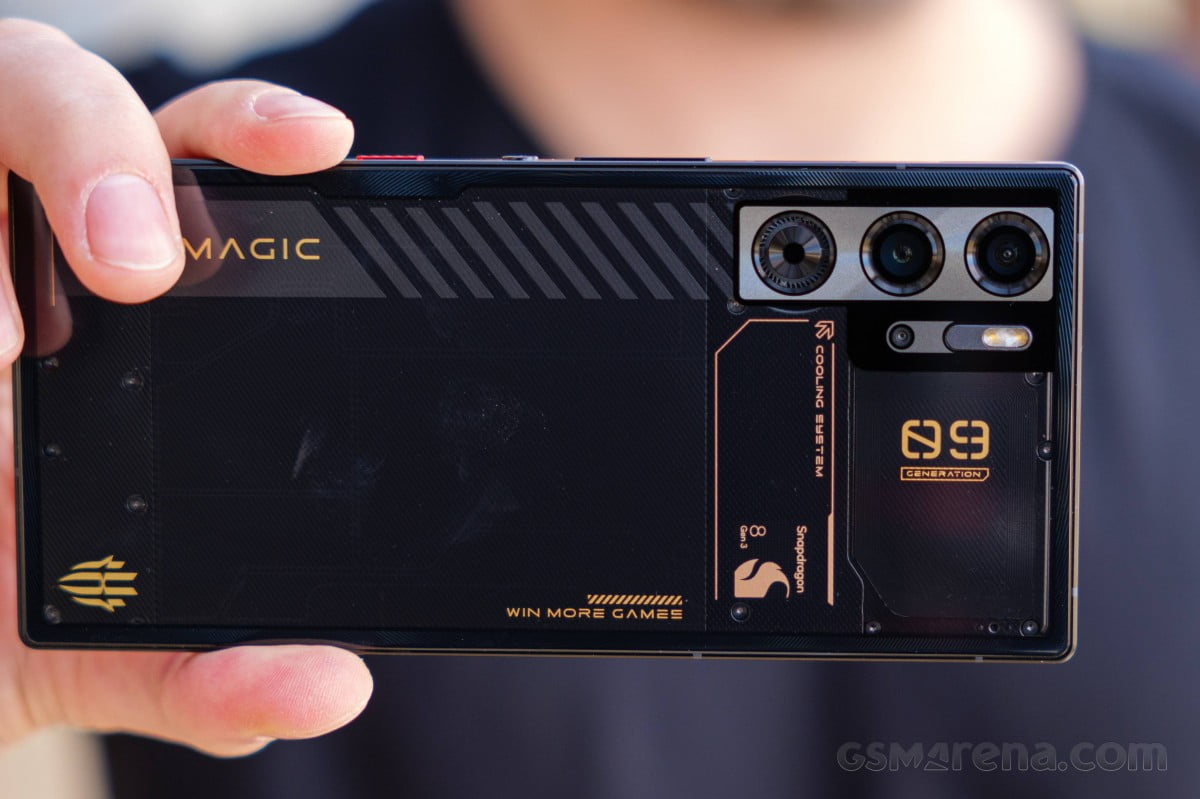 中興 nubia Red Magic 9 Pro+ 有提供 3.5mm 耳機孔嗎？ - 新浪香港