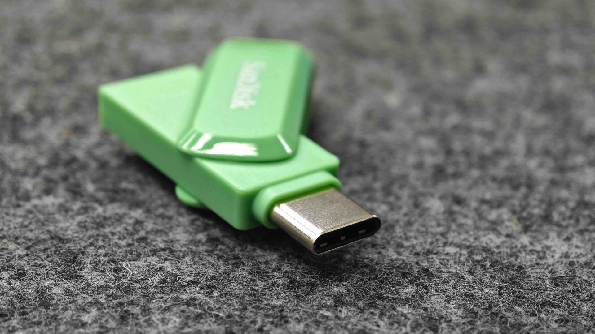 【開箱評測】SanDisk Ultra Go USB3.2 Type-C 雙用隨身碟，夠細夠方便 | Techritual 香港