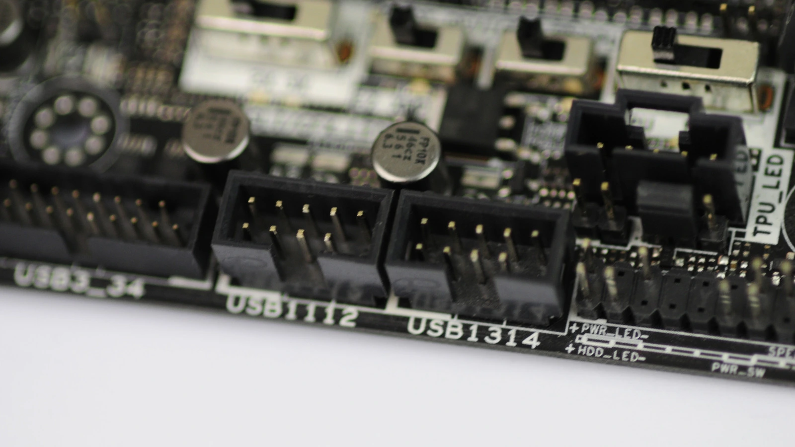 【說明】什麼是 USB Headers？與 USB Ports 的區別及在電腦中的位置 | Techritual 香港